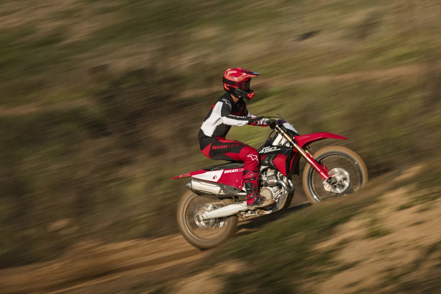 Ducati lâche enfin sa cross la plus radicale : la Desmo450 MX Factory ...